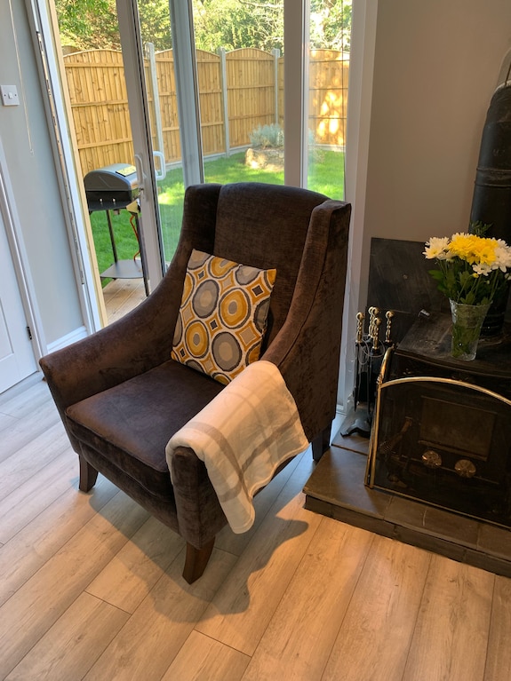 The Cabana Ideal Home To Play & Stay. Private Hot Tun And Garden - Bristol