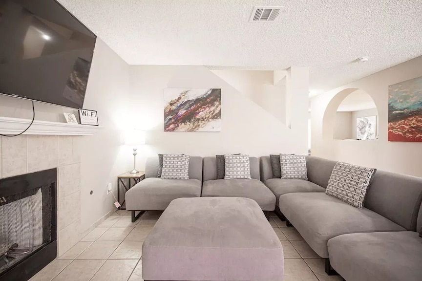 Splendid Maison 3 Chambres Avec Piscine Et Spa! - Boulder City, NV