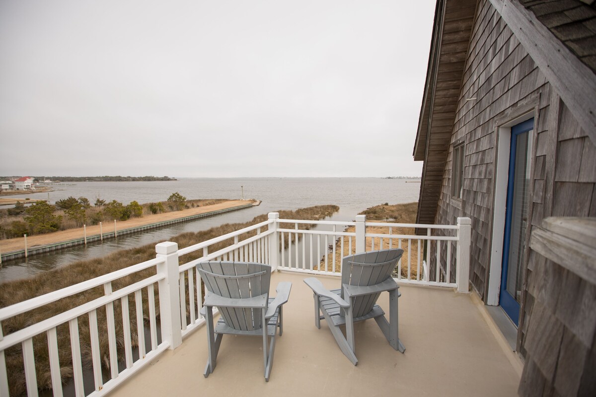 The Burrus House Inn Waterfront Suites Reviews, Deals & Photos 2023 ...