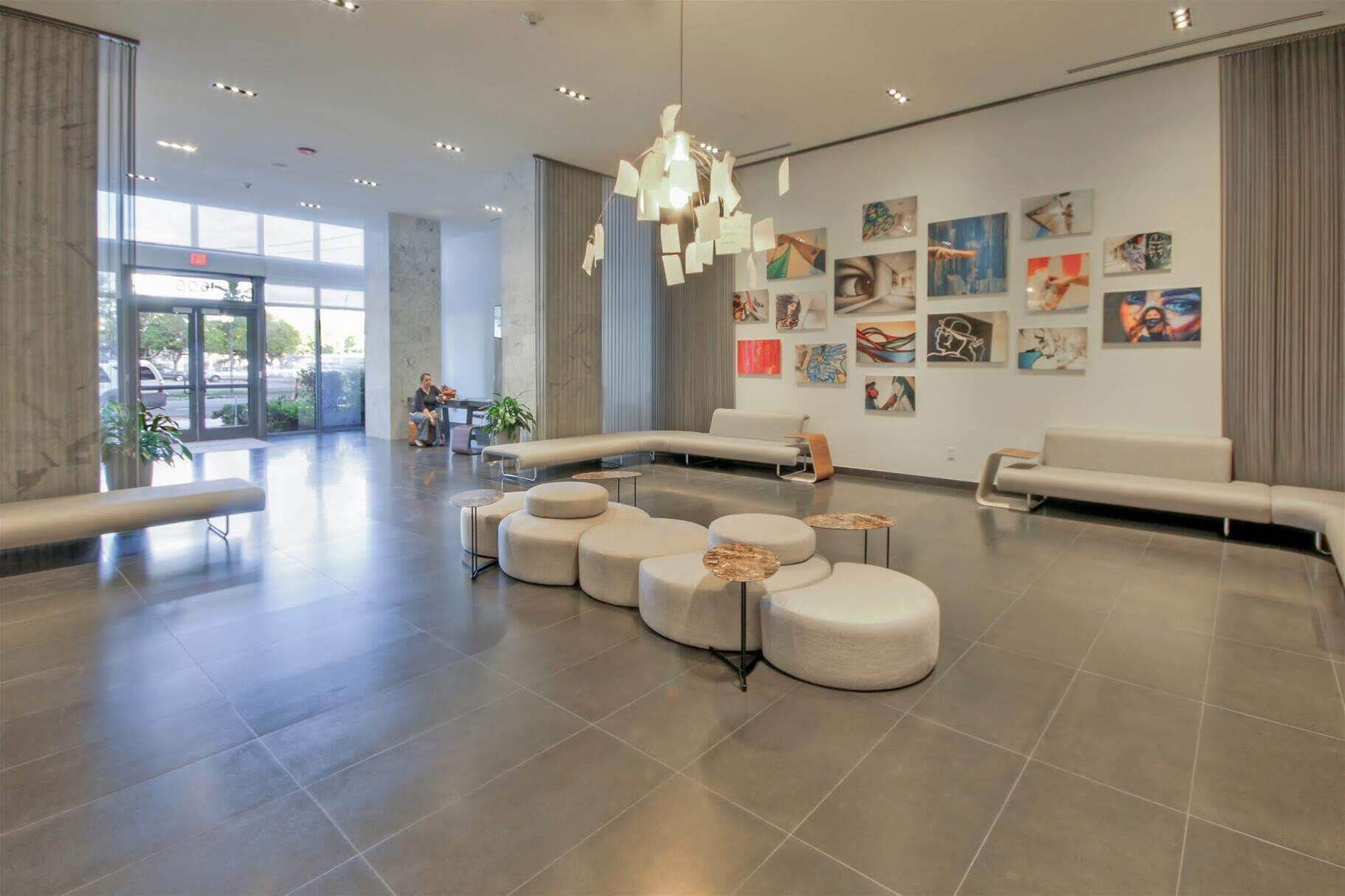 Disfruta De Exquisitas Vistas Desde Este Lujoso Condominio En Miami - Miami