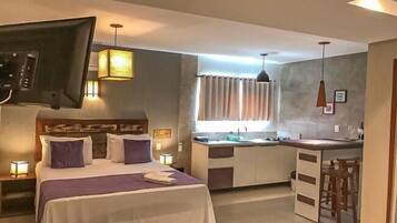 Suíte estúdio luxo | Cozinha privada | Frigobar, micro-ondas, cooktop, lava-louças