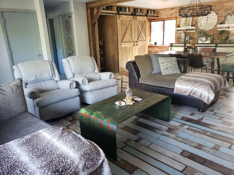 Interior Designer Farm-style Accommodations In The Pines - Prescott, AZ