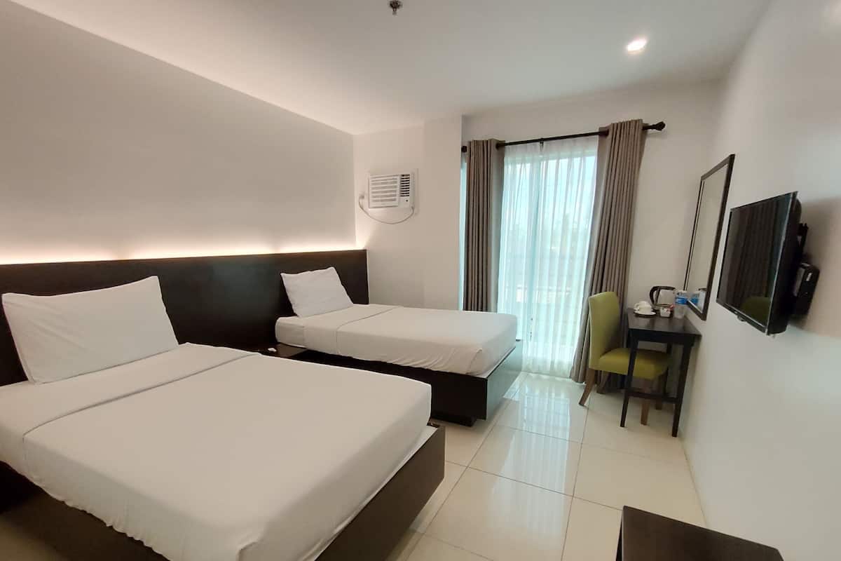 Quarto Twin Superior, 2 camas individuais | Secretária, ferro/tábua de engomar, roupa de cama fornecida