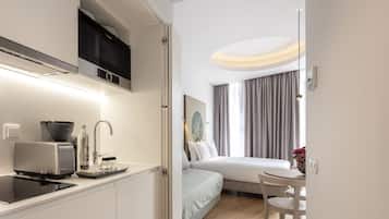 Estúdio superior | Cozinha privada | Geladeira, micro-ondas, cooktop, cafeteira/chaleira