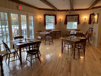 Lovett's Inn and Restaurant