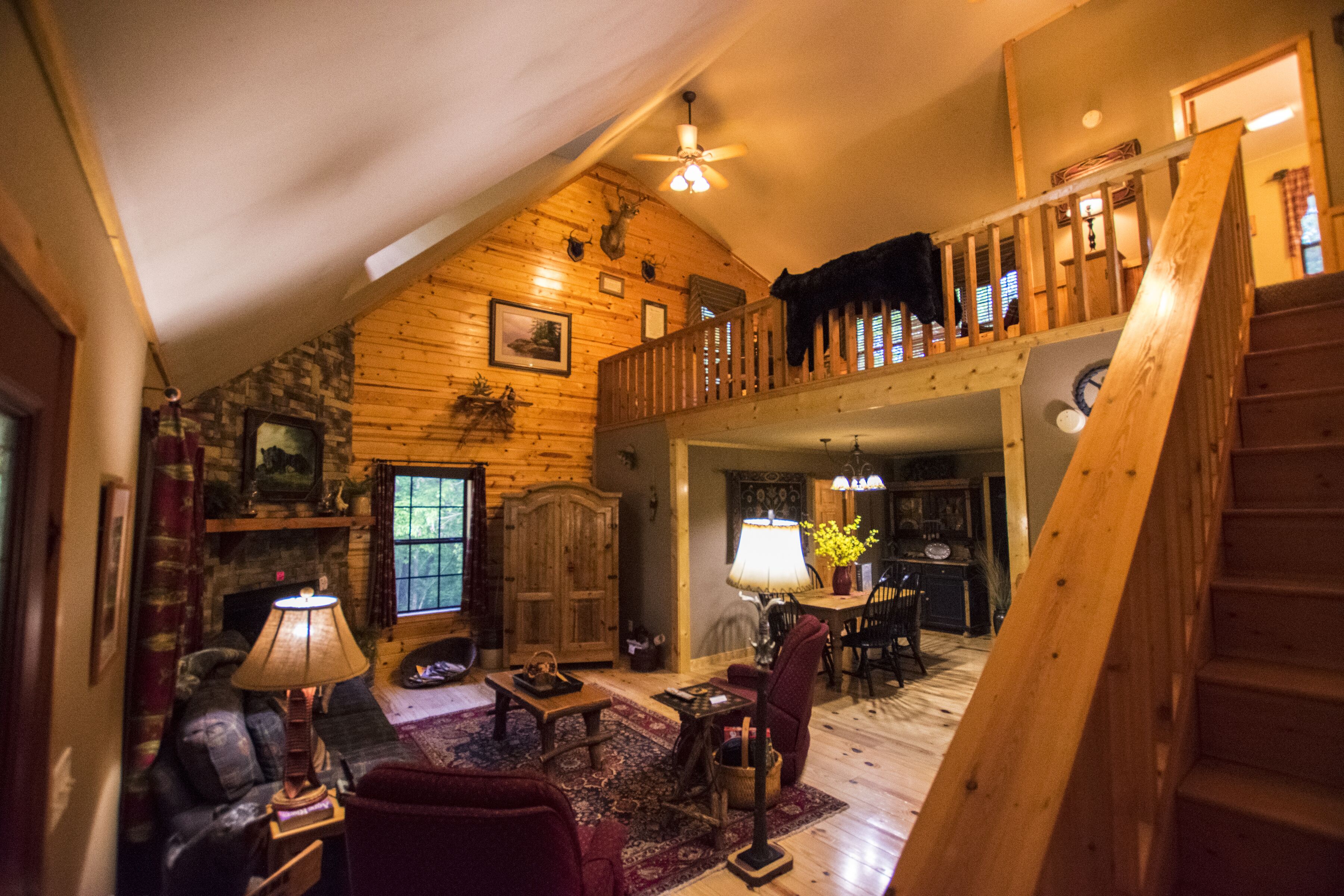 Hunker Down" Creek Front Cabin, In The Blue Ridge Mountains - Young Harris, GA