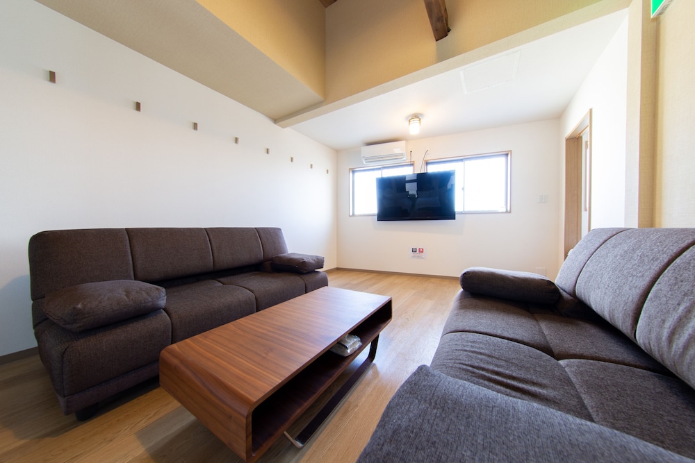 Guest House Gorilla Villa - Ōsaka