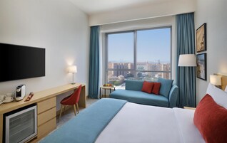 Quarto Executivo | Minibar, cofre no quarto, secretária 