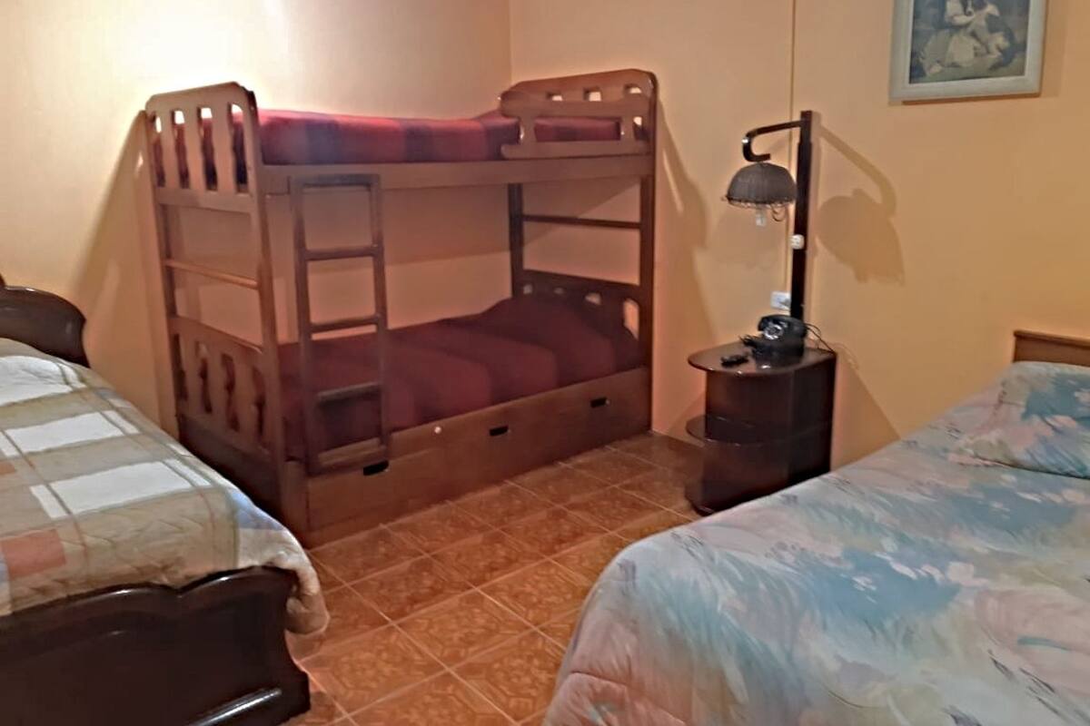 Quarto família | Roupas de cama antialérgicas, edredons de pluma, quartos à prova de som