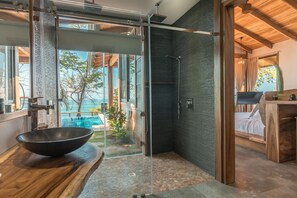 Aquamarine Studio Villa with a Private Pool | Roupa de alta qualidade, minibar, cofre no quarto 