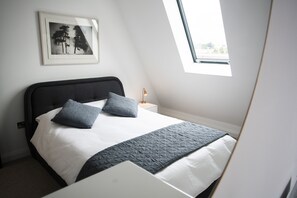 Apartamento, 3 quartos | Roupas de cama premium, individualmente decorados