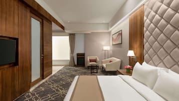 Quarto Executivo, 1 cama king-size, não fumadores | Minibar, cofre com capacidade para portátil