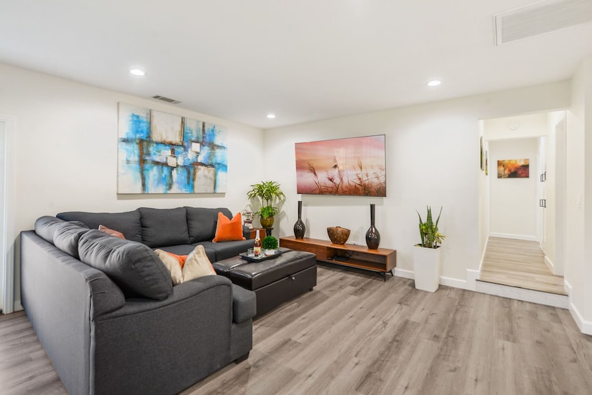 ️Completely Renovated Quiet Luxury Home Near Disneyland️ - Irvine, CA