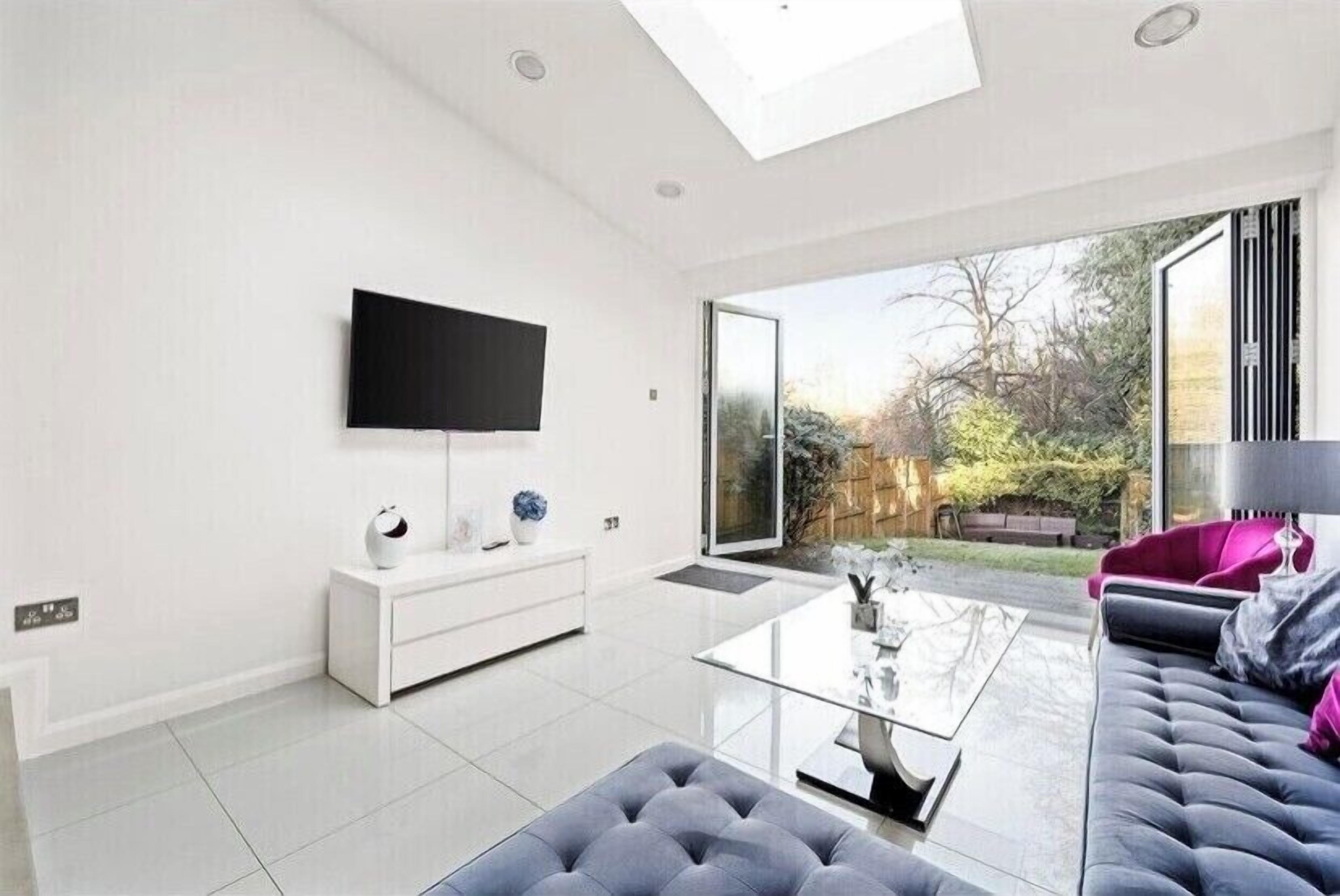 Exclusive Weybridge Home - Woking