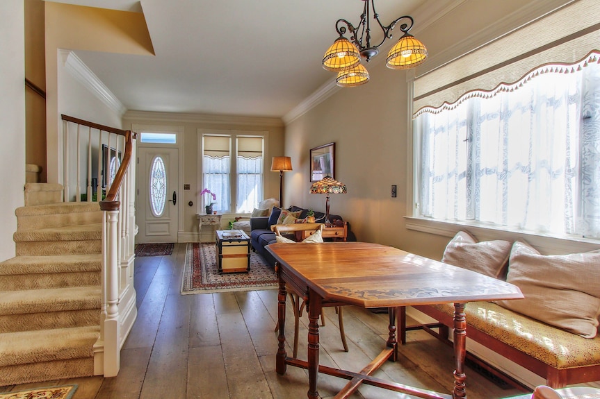 3792 The Lavender House ~ Walk To Town & Beach - Monterey, CA