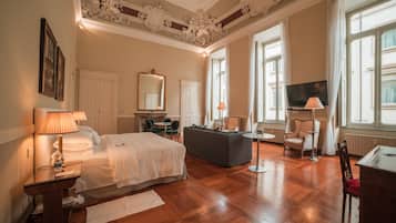 Quarto de Luxo | 1 quarto, minibar grátis, cofre no quarto, secretária