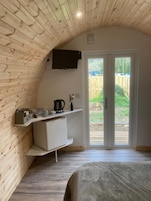 Produtos de toalete grátis, secador de cabelo, sabonete, shampoo