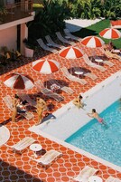 Piscina exterior, espreguiçadeiras 