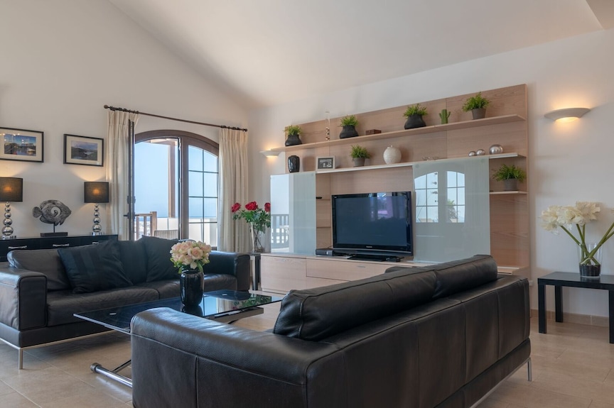 Villa Moderna, Impresionantes Vistas Al Mar, Gran Piscina Privada Y Terraza En Un Entorno Tranquilo - Playa Blanca, Las Palmas, España