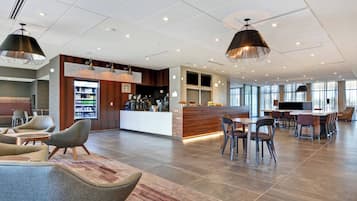 Café da manhã e jantar