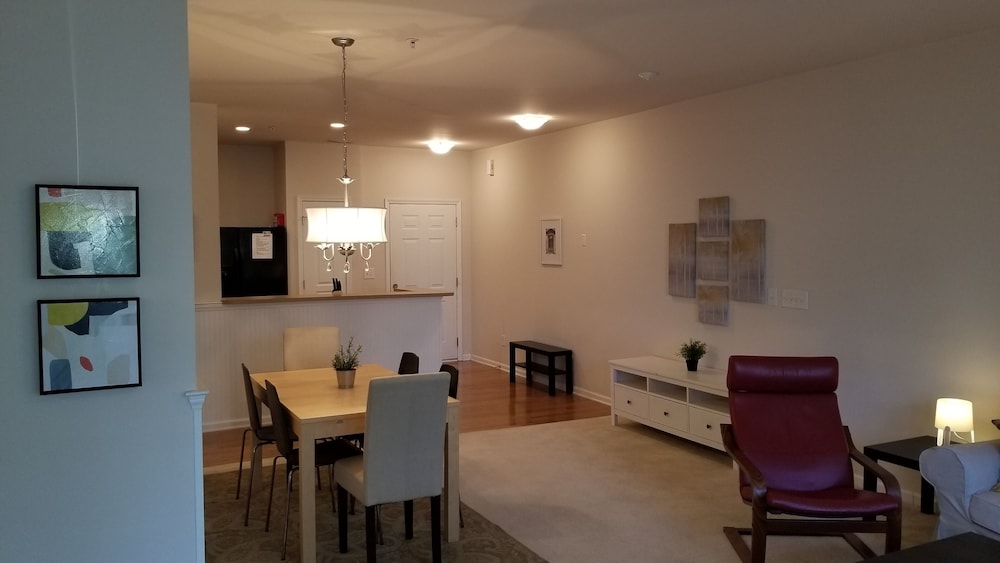 Especioso Condominio Cornelius, Cerca De Charlotte Y El Lago Norman - Davidson, NC