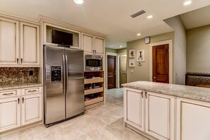 Beautifully Updated 3/2 Home at Summer Beach Steps from the Ocean ...