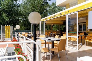 Bar junto à piscina