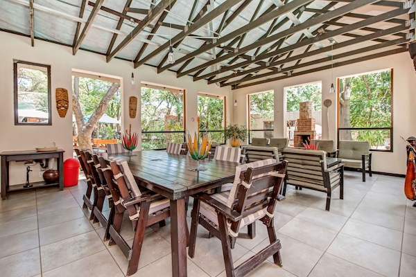 Café da manhã, almoço e jantar; local e internacional