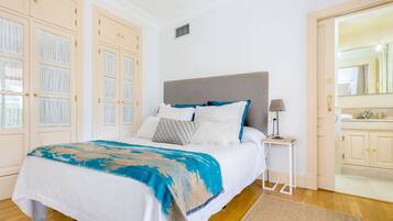 Apartamento (1 Bedroom) | 1 quarto, quartos insonorizados, ferro/tábua de engomar