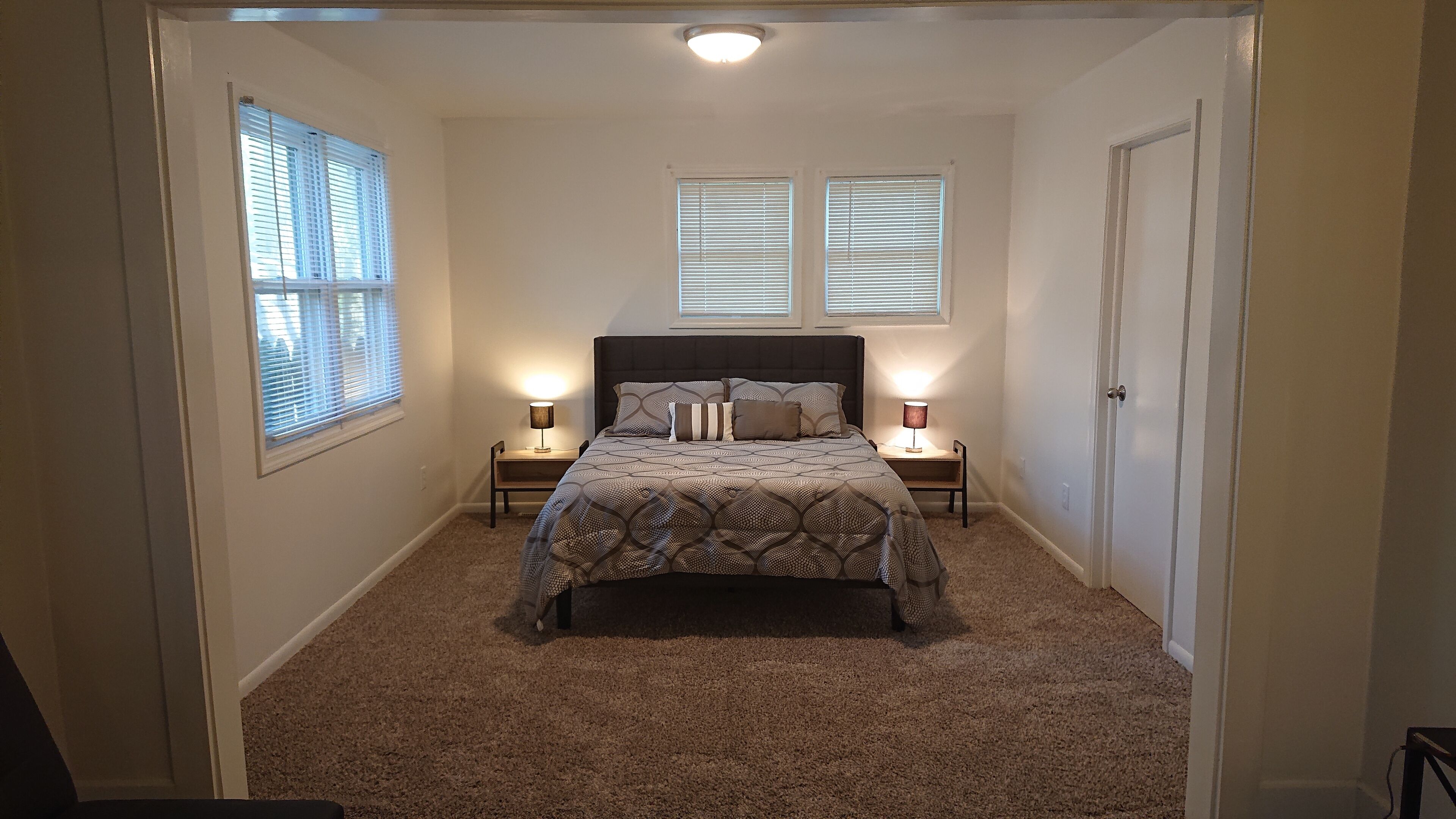 Beautiful  3bd 2br / Blocks Away From Notre Dame / Eddy St - South Bend, IN