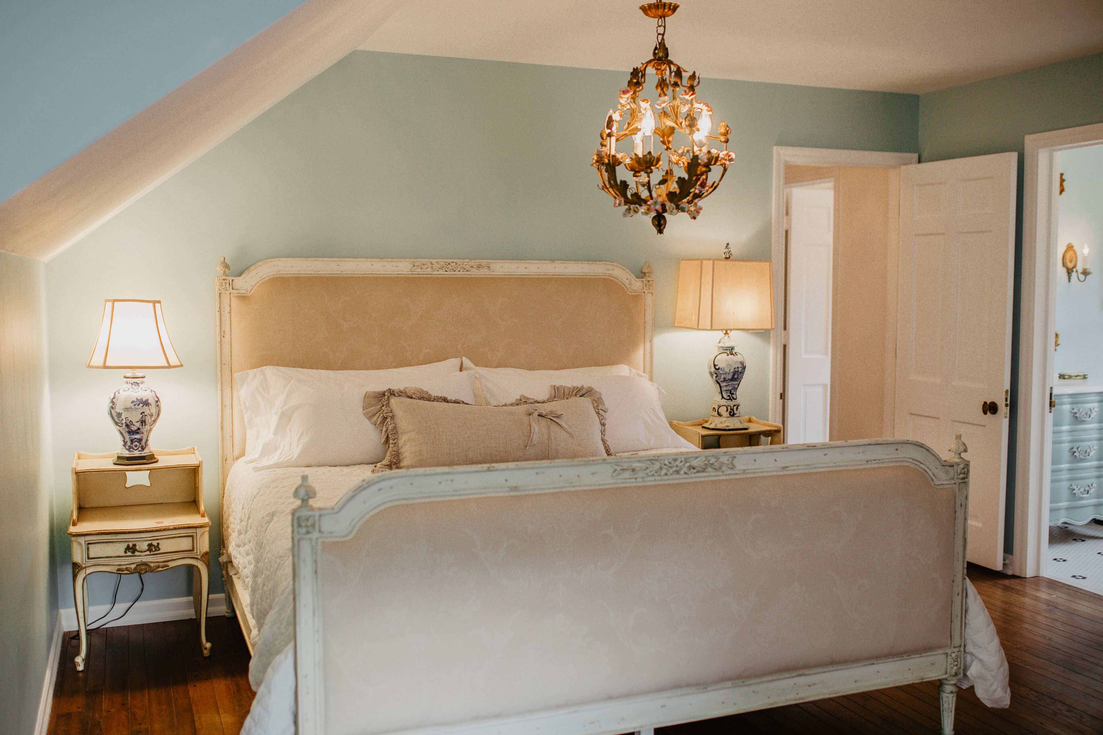 Secluded French Farmhouse Cottage 14 Acres In Pennsylvania With Private Stream - Shippensburg University, Shippensburg