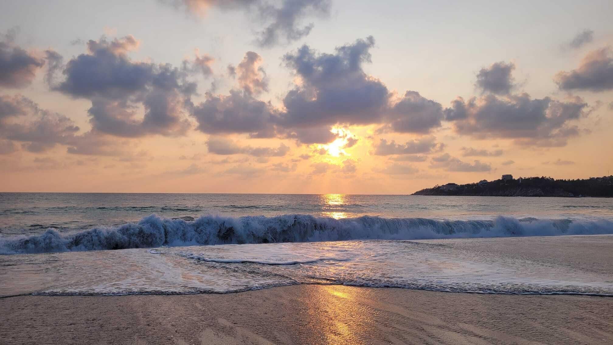 Perto da praia, praia de areia branca, 10 bares na praia 