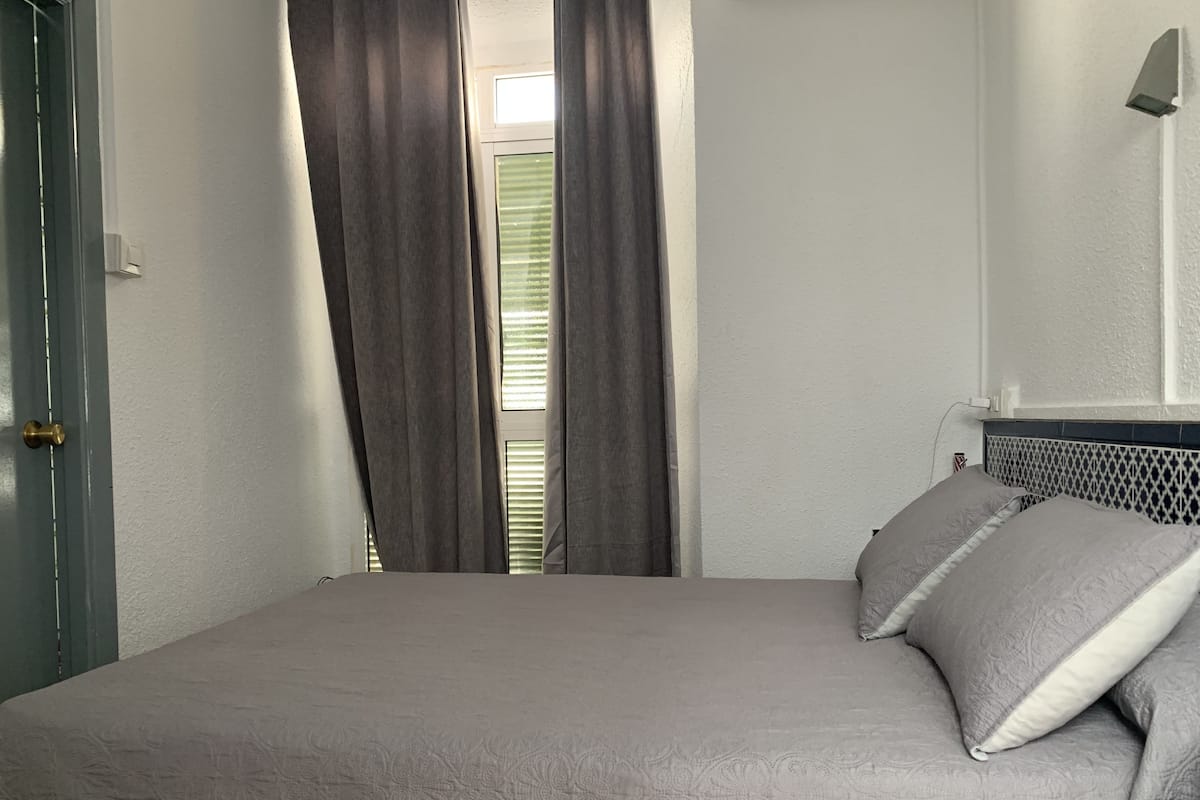 Wi-fi grátis, roupa de cama fornecida
