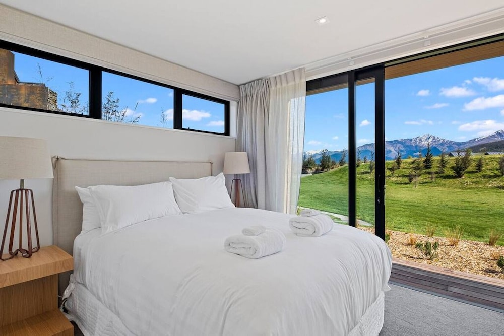 Jack's Point Retreat C: Picturesque Perfection - Alpine Home + Perfect For Golf & Skiing! - Lake Hayes
