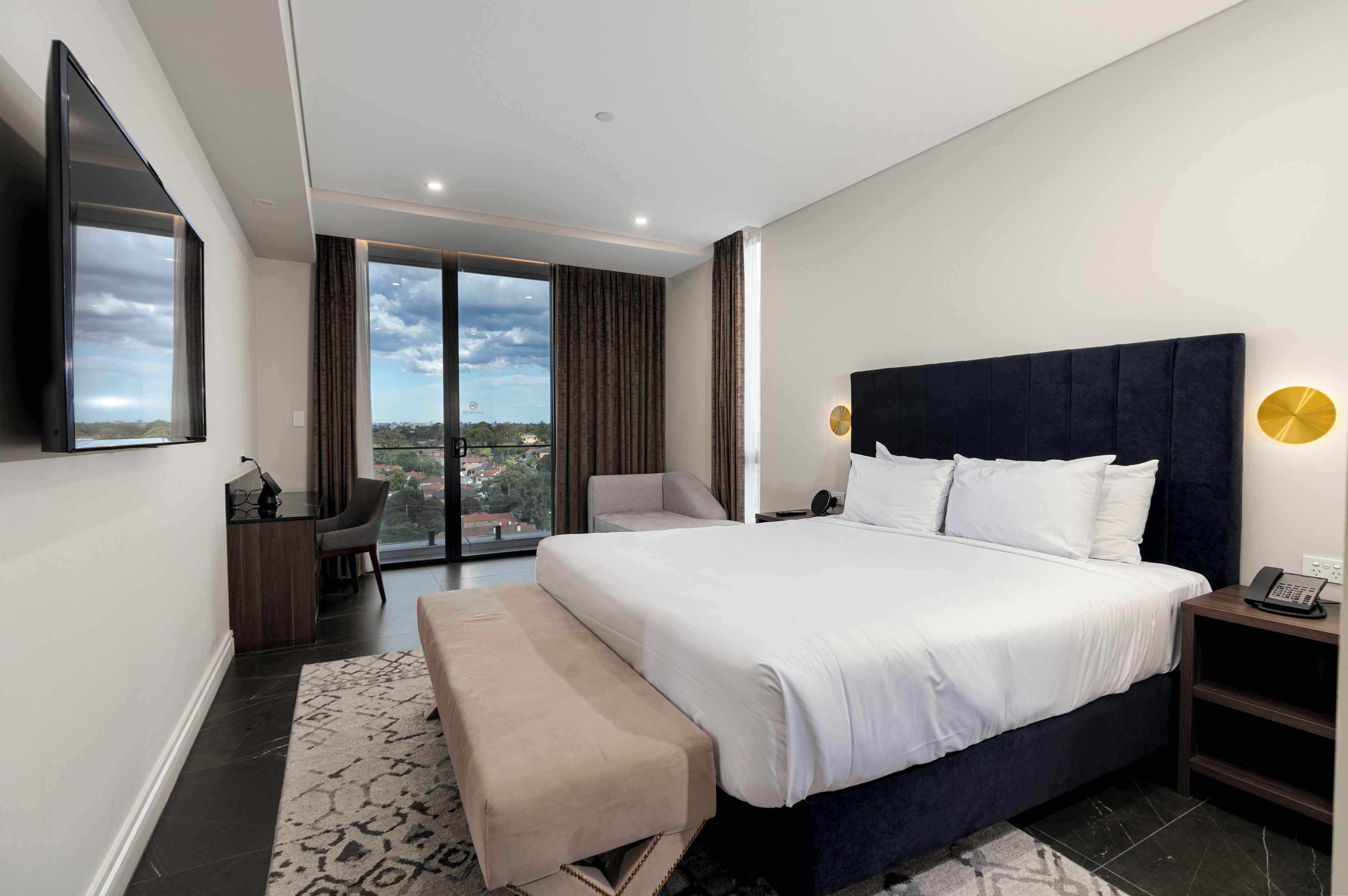 Quarto Premium, 1 cama king-size, banheira, Vista para a cidade | Lençóis de algodão egípcio, roupa de alta qualidade 