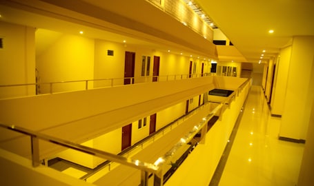 Saguão. Hotel Wayanad Square