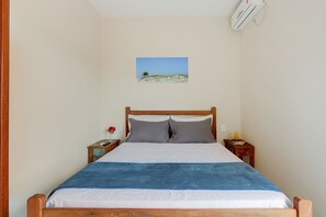 1 quarto, ferro/tábua de engomar, roupa de cama fornecida 