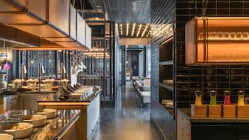 Café da manhã com buffet todos os dias (IDR 250000 por pessoa)