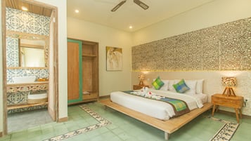 1 quarto, cofres nos quartos, individualmente mobiliados, escrivaninha