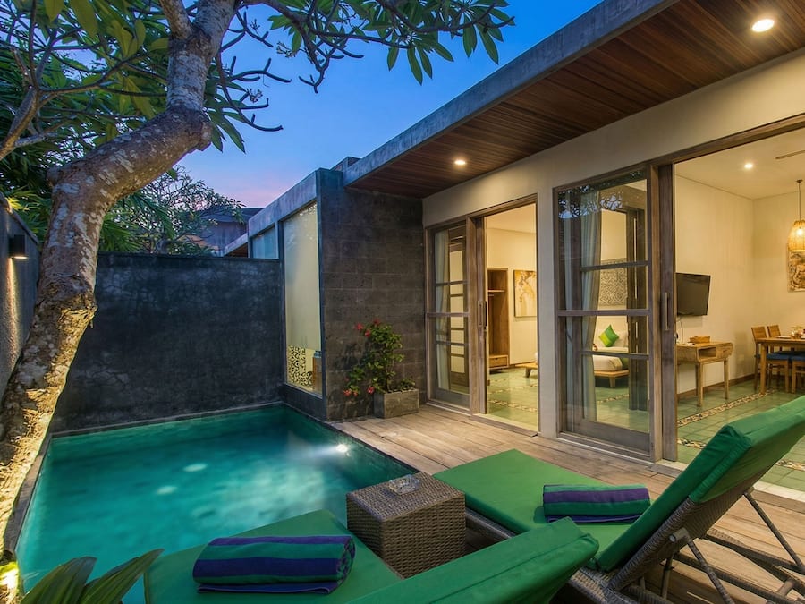 Villa, 1 quarto, piscina privativa | Sala de estar | Televisor LCD de 40 polegadas com canais por cabo, televisor
