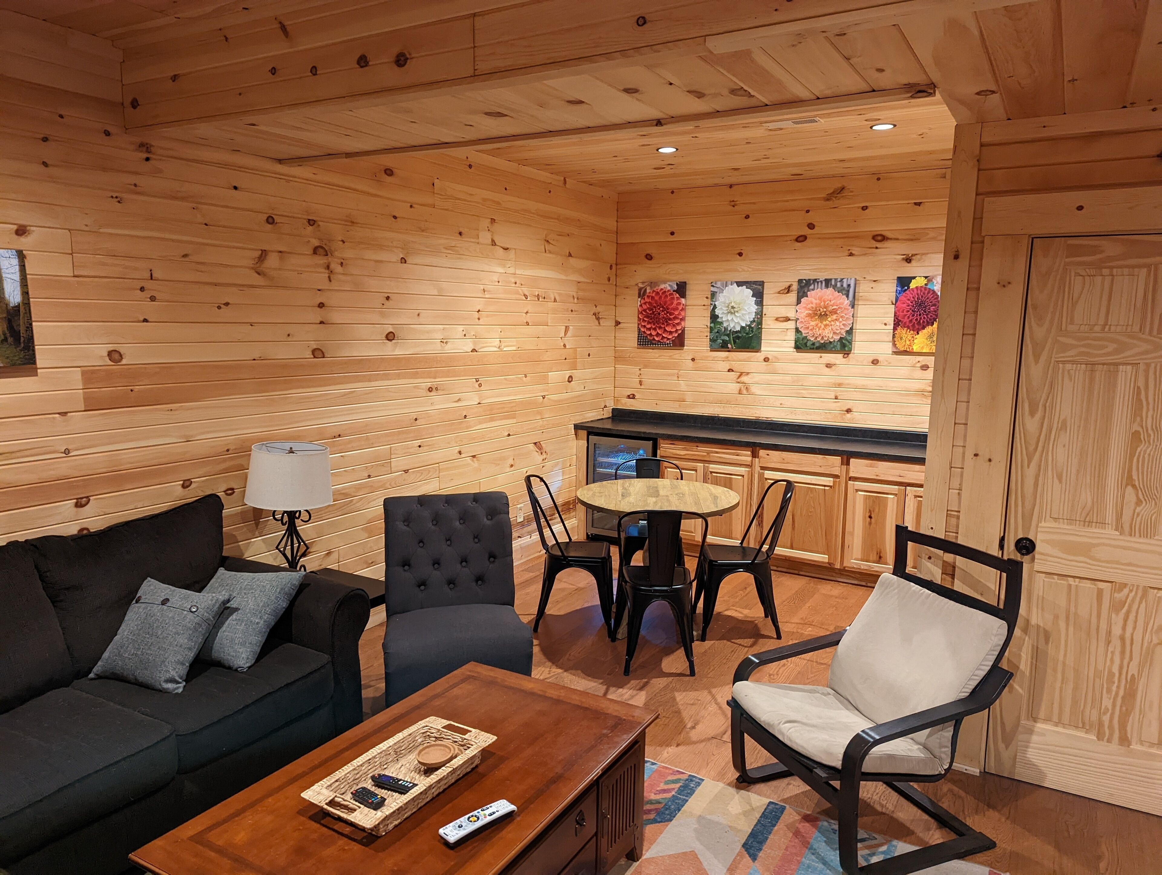 Incredible Secluded Cabin Featuring Amazing Forest Views Off Of The Back Deck! - Laurelville, OH