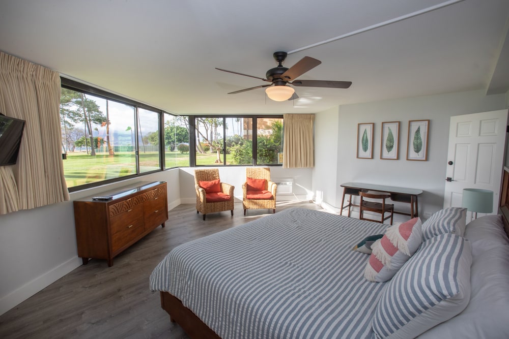 Ocean Front, Ground Level, End Unit. - Maui