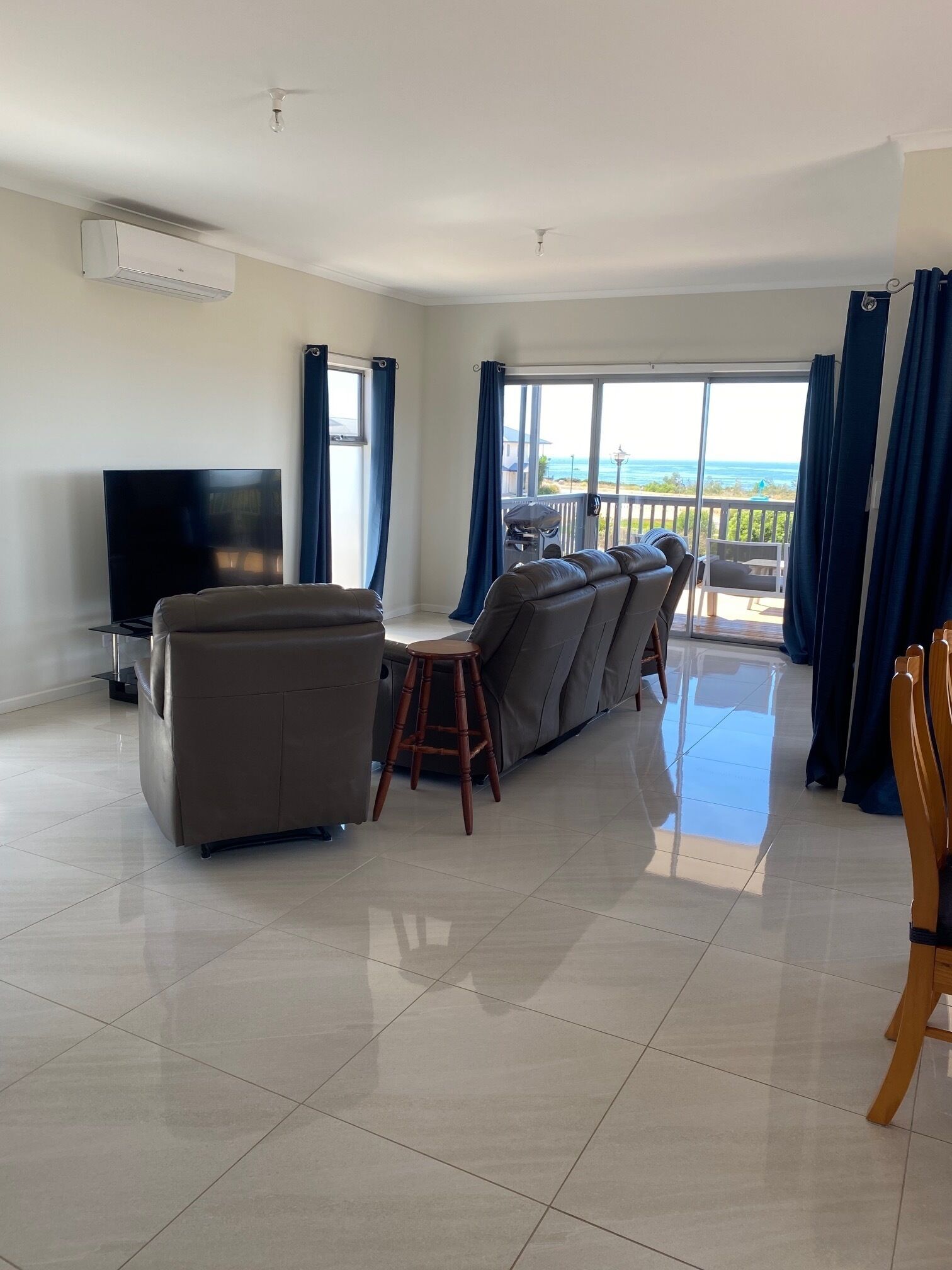 Uninterrupted Ocean Views From A Large Deck - Edithburgh