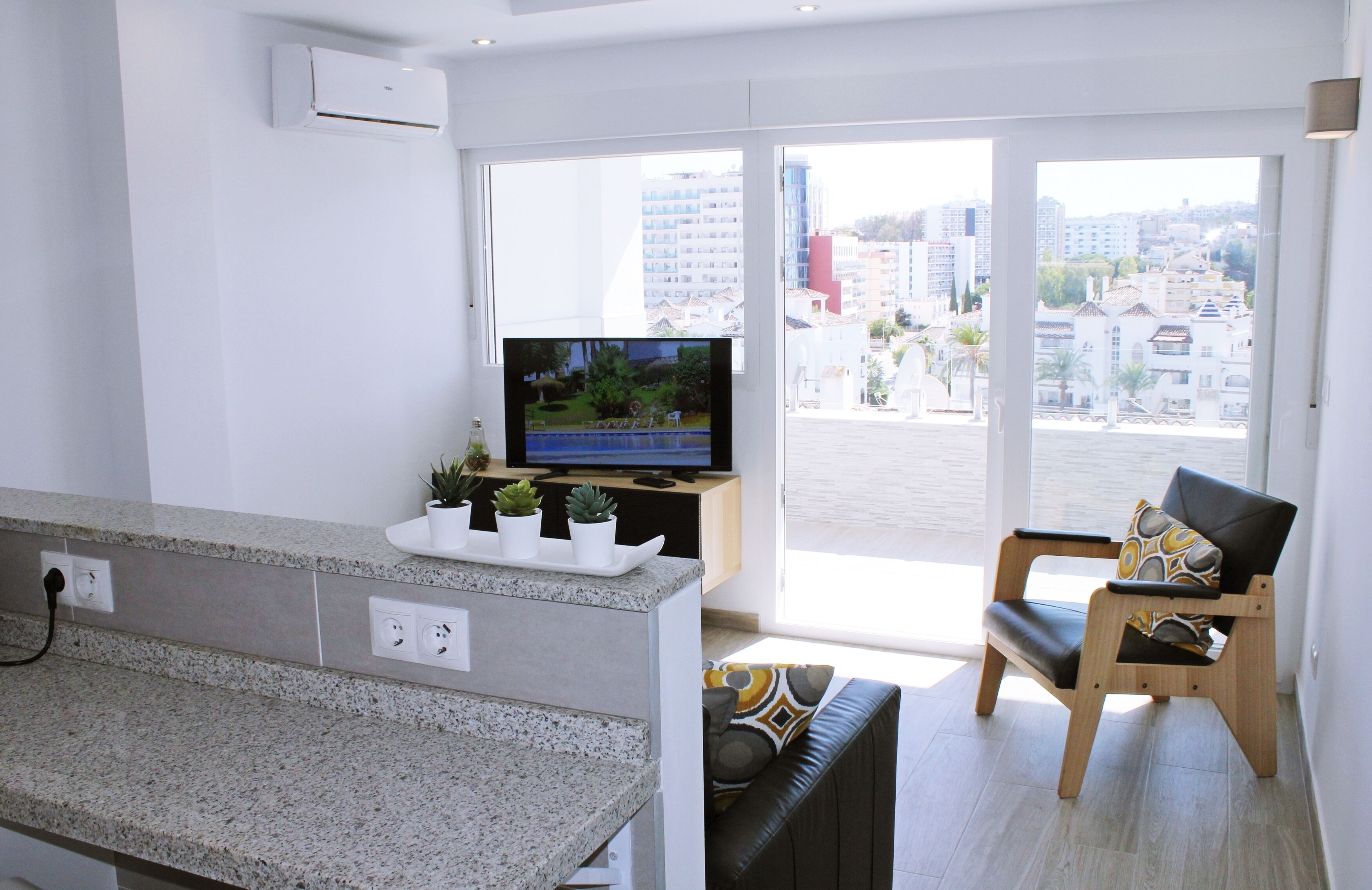 Luxury 1 Bedroom Apt,  Vft/ma32393... 2 Mins Walk To The Beach,/bars/restaurants - Benalmádena