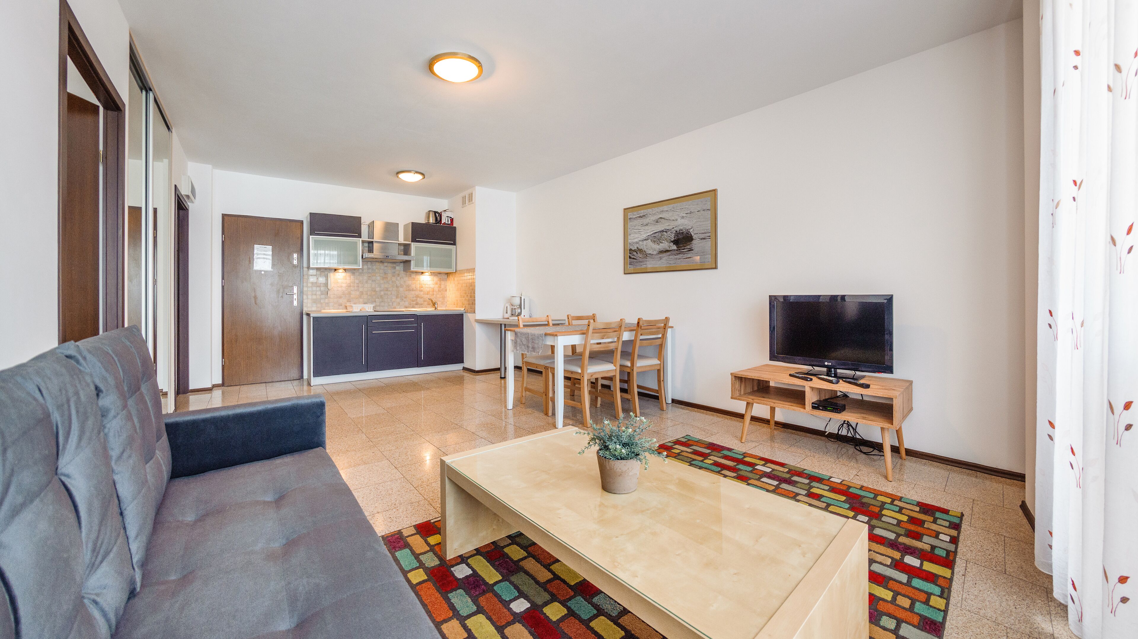 Apartamento (78) | Sala de estar | Televisor de ecrã plano de 30 polegadas com canais por cabo, televisor 