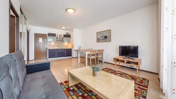 Apartamento (78) | Sala de estar | Televisor de ecrã plano de 30 polegadas com canais por cabo, televisor