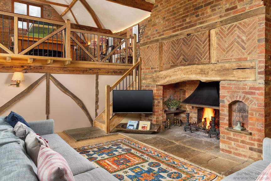 Barn Conversion, 10 Mins From Henley-on-thames. Tennis Court & Indoor Pool. - Oxfordshire