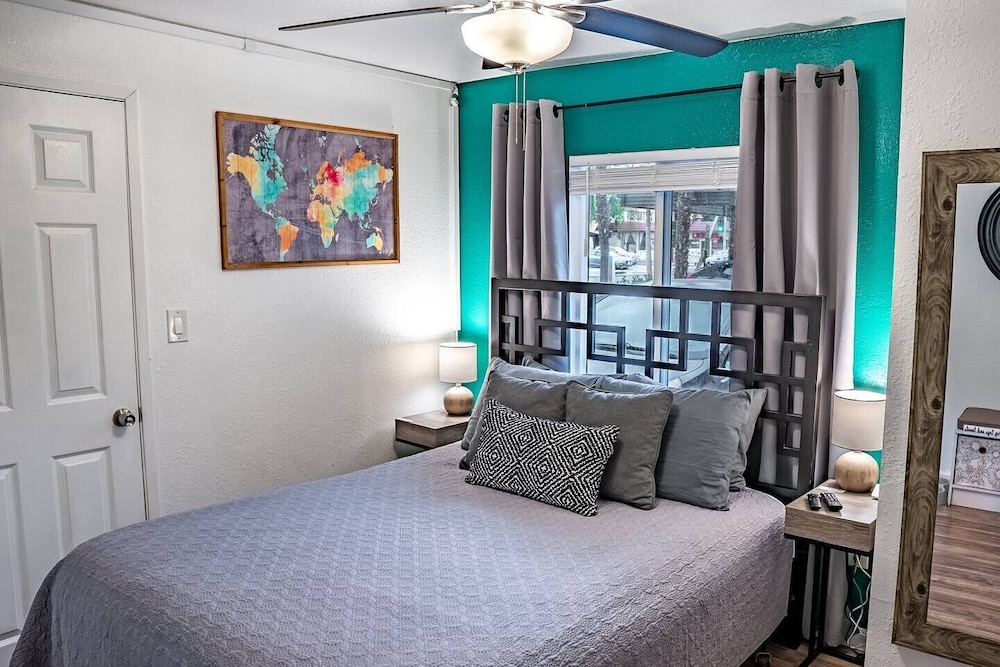 Porte Verte Cottage-dog Friendly-3 Pâtés De Maisons De La Plage! - San Diego, CA