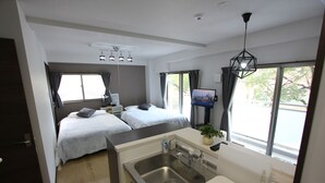 Quarto (Western, 302) | Escrivaninha, espaço de trabalho para notebook, cortinas blackout