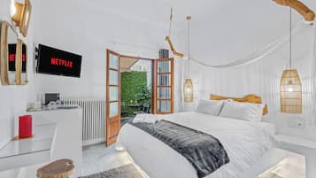 Estúdio Clássico (Freya) | Minibar, com decoração personalizada, com mobília individualizada